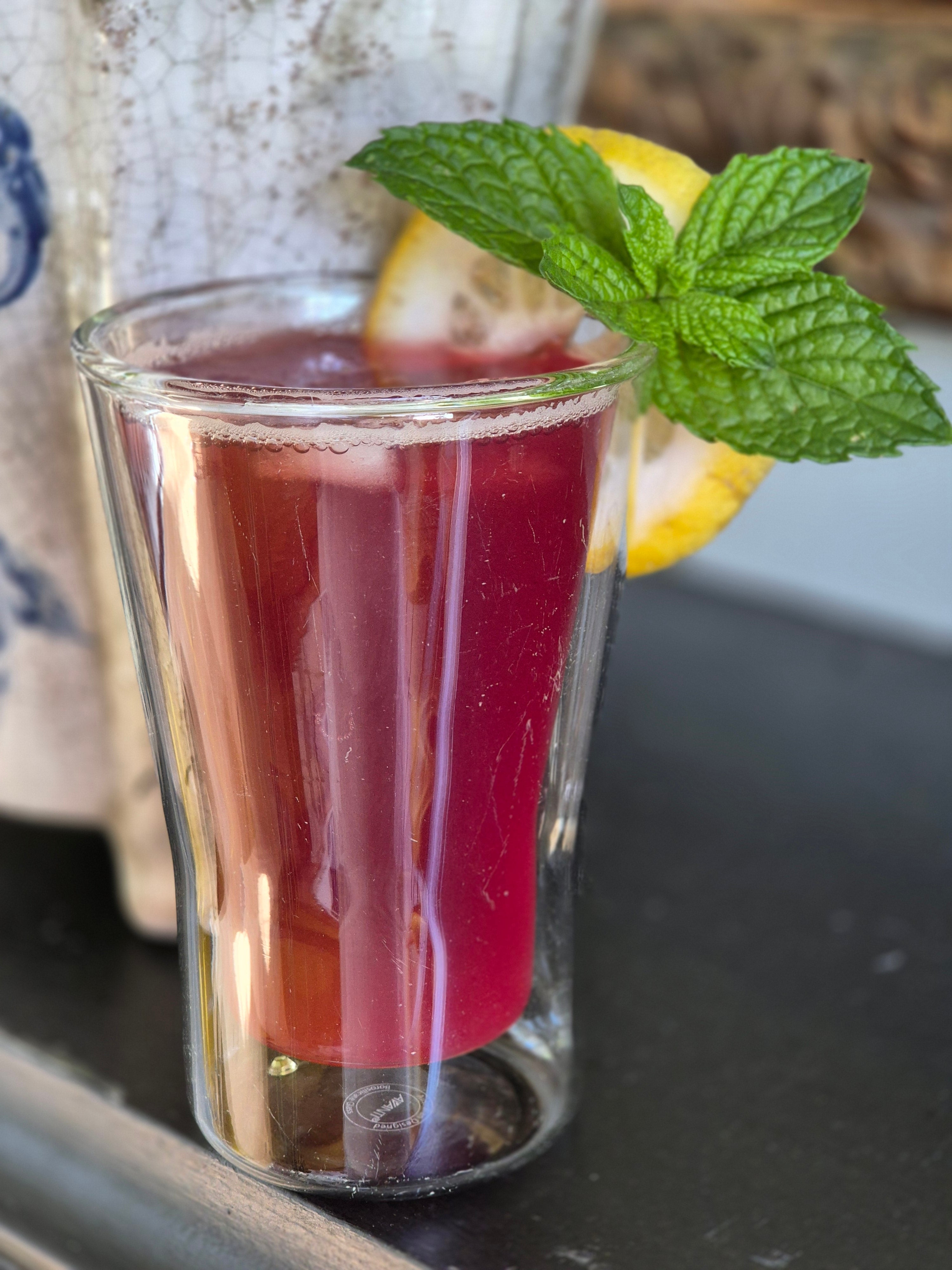 Sparkling Plum Lemonade – Little Pips